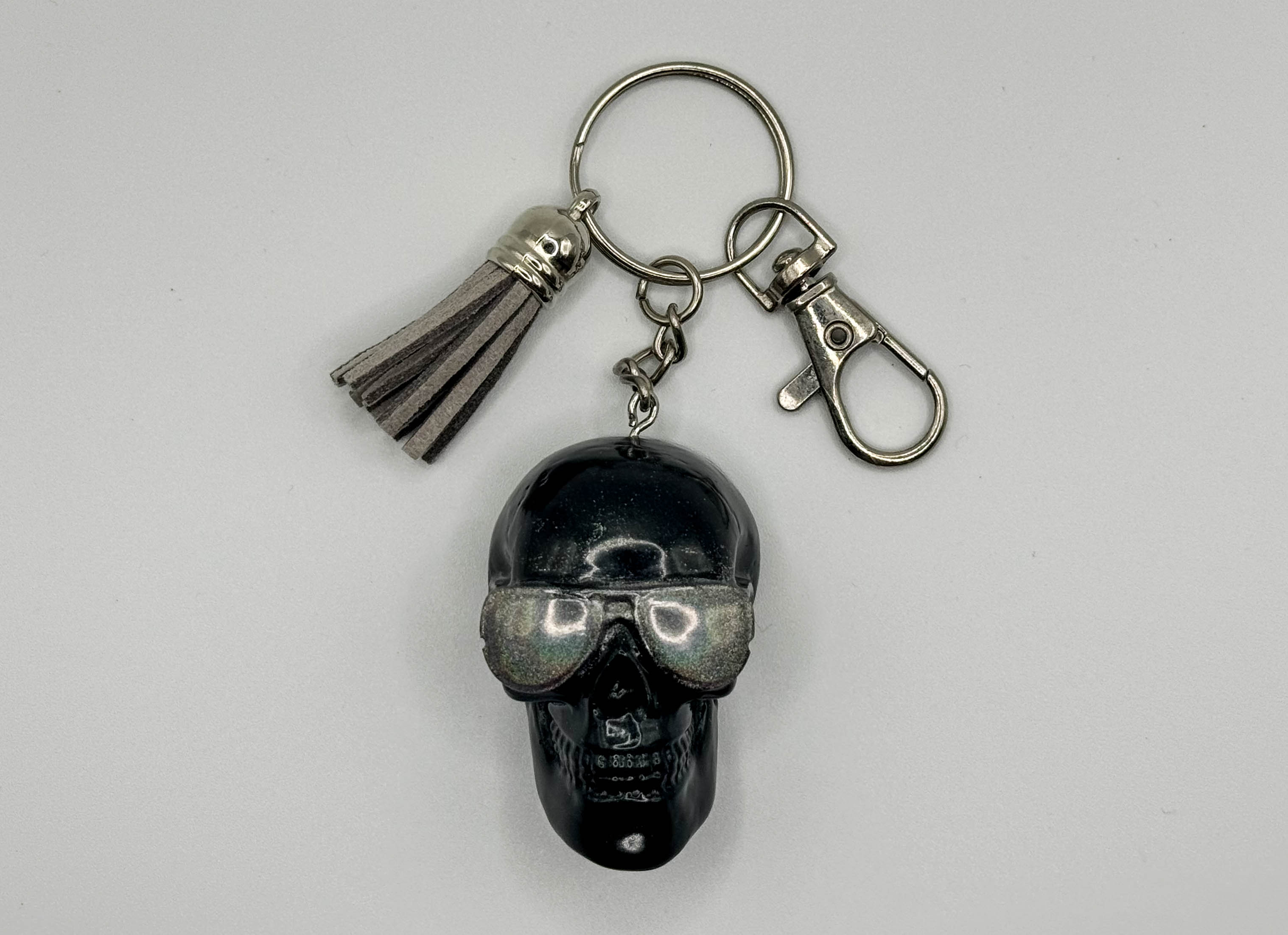 Chill Sunglass Skull Keychain - Resin Ivy – Resin Ivy
